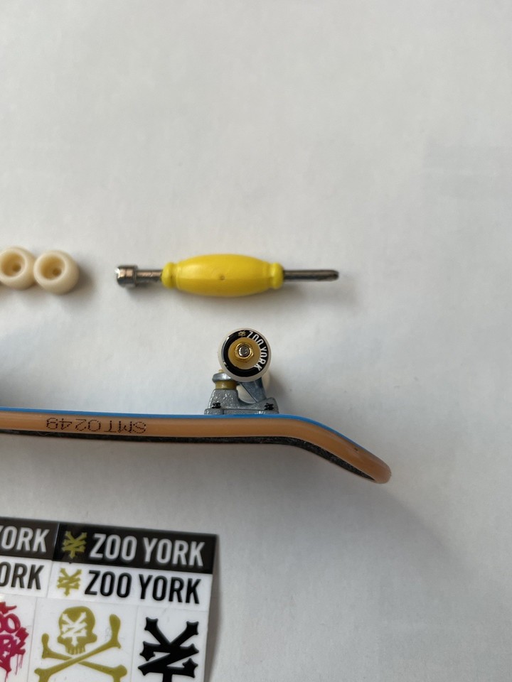 Tech Deck Vintage Zoo York Blue Complete Skateboard | Stickers, Wheels ...