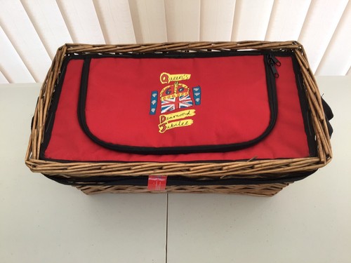 Queens Diamond Jubilee Picnic Hamper (2012) Queen Elizabeth ll Picnic ...