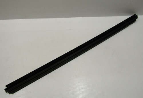 MB E W212 FRONT LEFT DOOR WINDOW INSIDE SEALING RAIL A2127250965 NO ...