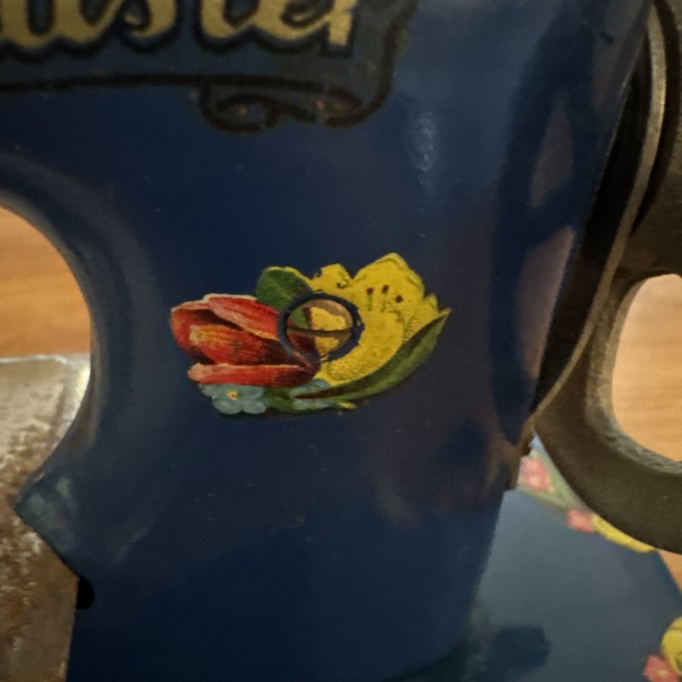 Antique Miniature Metal Kayanne Sew Master Toy Sewing Machine Berlin US ...