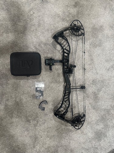 Prime 2024 RVX 32 Black riser/Morel limbs with ultraview 3 pin slider ...