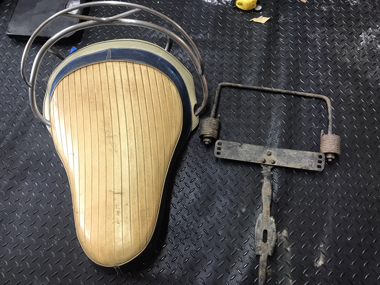 Harley Panhead Shovelhead Buddy Seat Grab Rail , Mounting Bracket ...