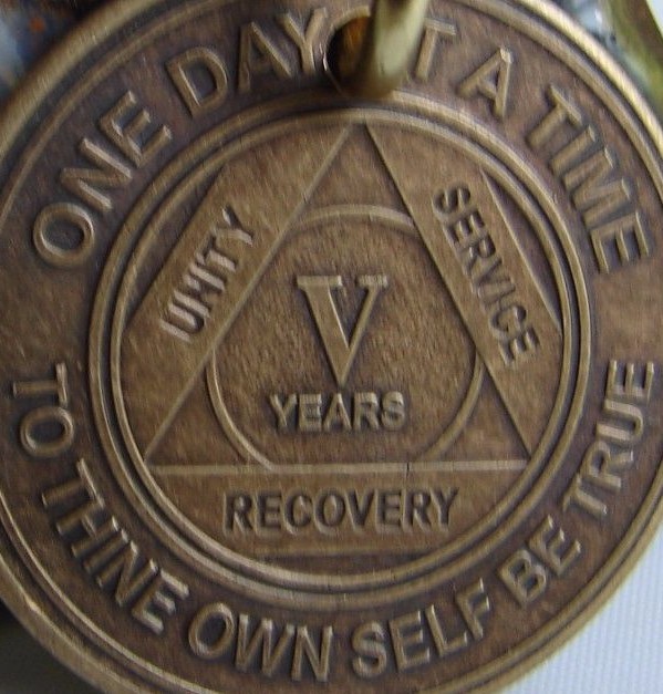 Alcoholics Anonymous AA 5 Year Bronze Key ring Medallion Token Coin ...