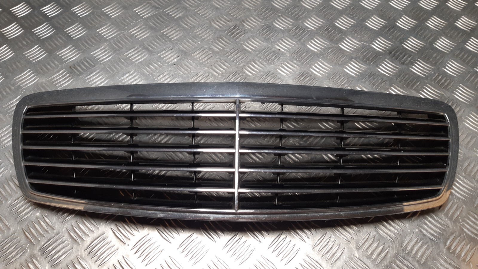 Mercedes-Benz E Class W211 Front Bumper Grill A2118800583 | Compra ...