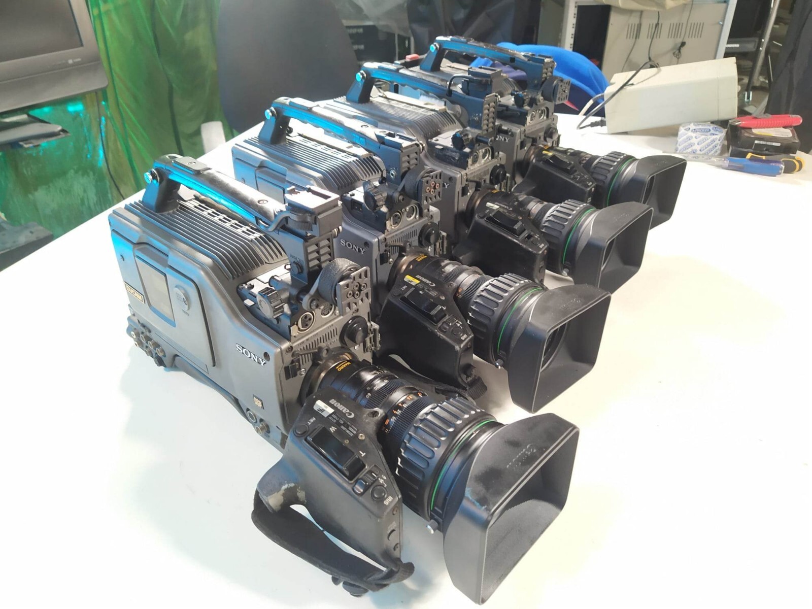 Broadcast Sony DSR-300AP DVCAM Digital Camcorder with Canon DC12V VCL-718BX | eBay