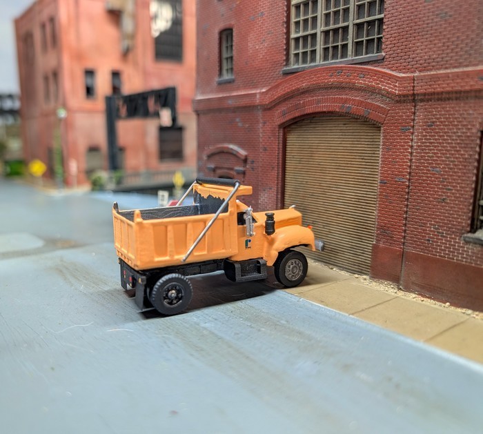 1/87 HO Scale Custom Built Mack B61 Series Single Axle Dump Truck. | eBay