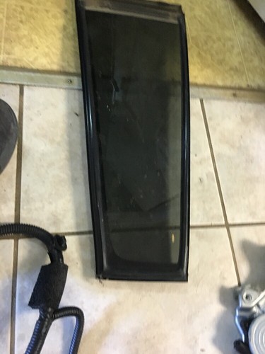 11 12 13 14 15 16 17 INFINITI QX56 QX80 REAR Left DOOR VENT GLASS 10244 ...