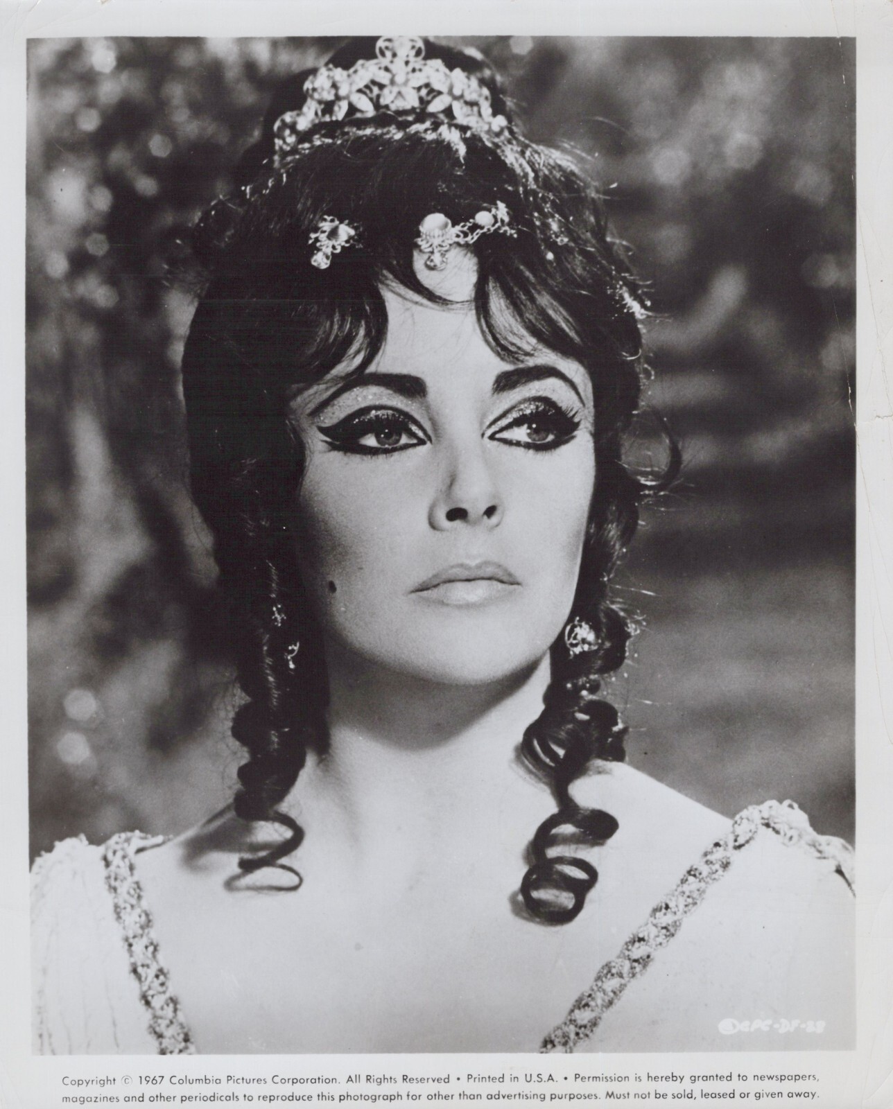 Elizabeth Taylor (1967) Vintage Hollywood Beauty Stunning Portrait ...
