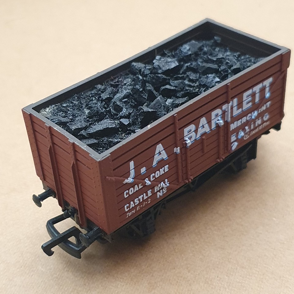 BACHMANN 33-155 OO 7 Plank Wagon with Coke Rail J A Bartlett Ealing ...