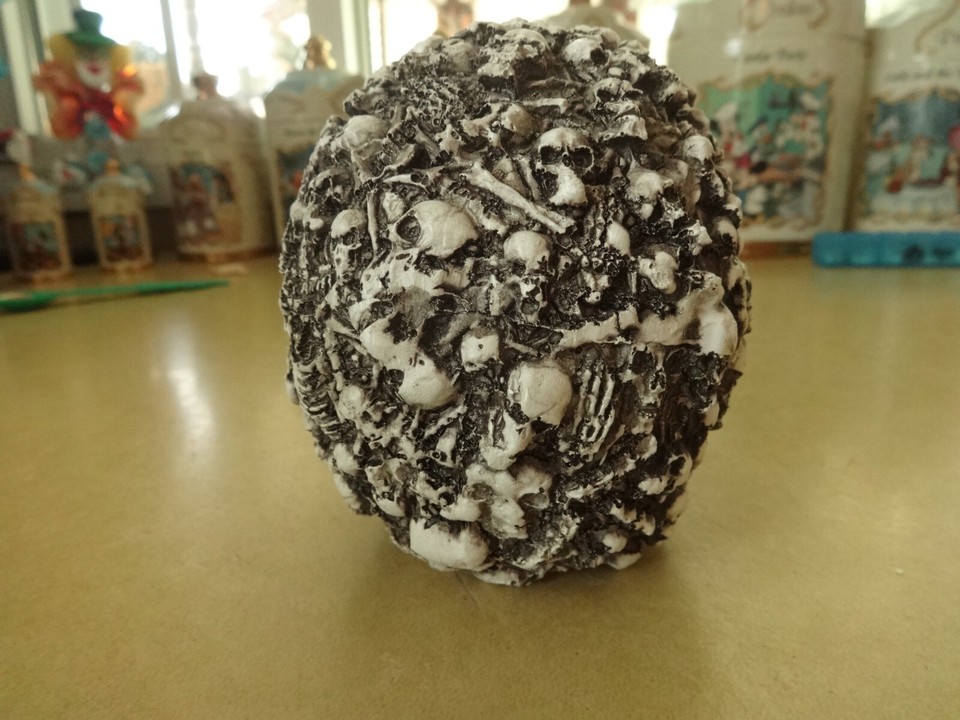 Skull Ghost Head Skeleton Collectable Figurine Statue LED Eyes Red ...