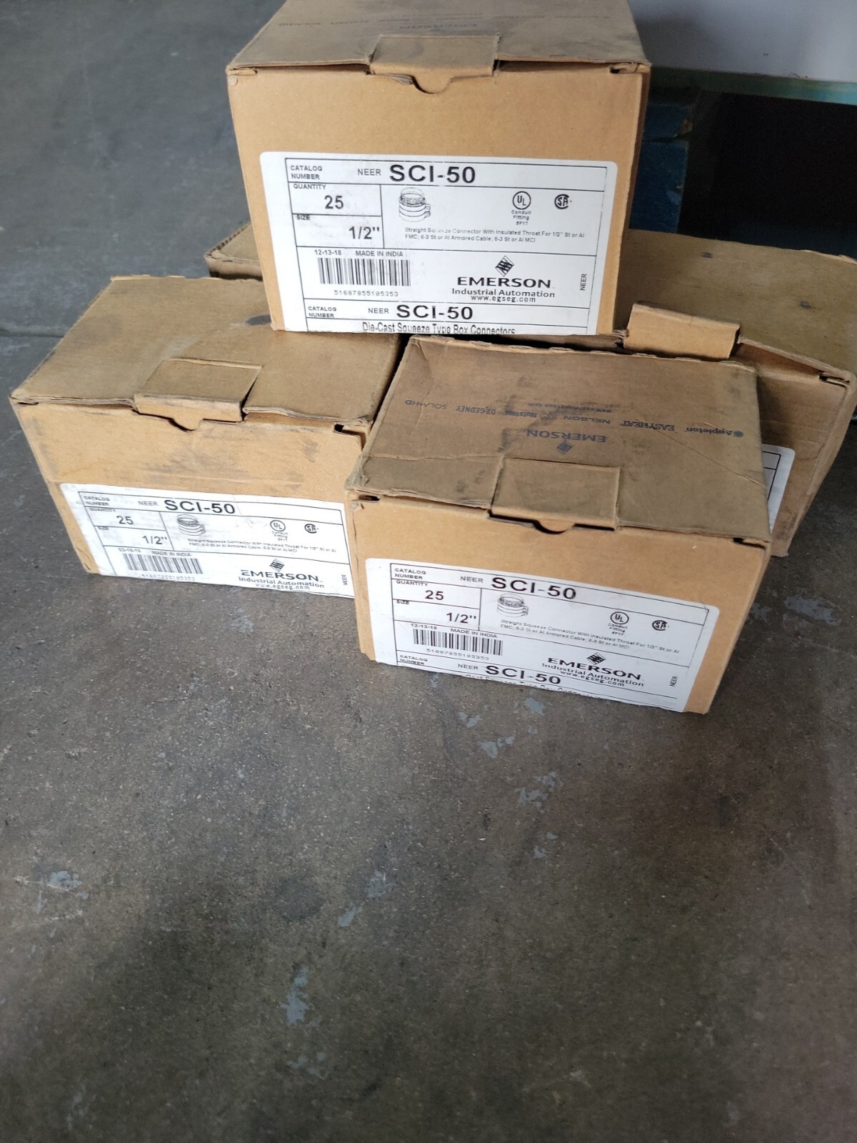LOT OF 5 Boxes of 25 Emerson Straight Squeeze Connector 1/2" SCI-50 | eBay