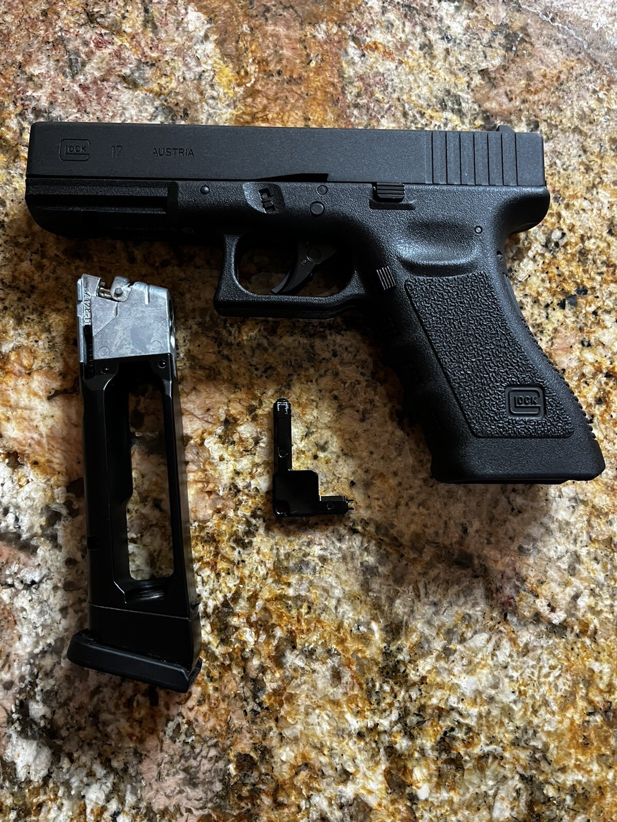 Glock 17 BB Gun Bundle Used Only Once! Read Description! | eBay