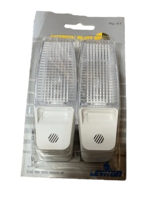 🔥Leviton 48569-W Automatic On/Off Dusk-to-Dawn Night Light, White 2 ...