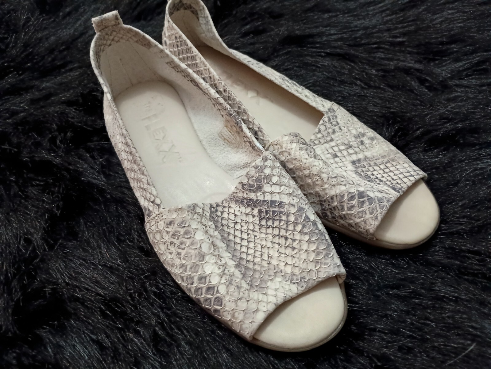 The Flexx Snakeskin Print Leather Peep Toe Shoreline Sandal Shoes Size ...