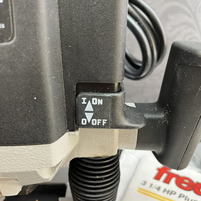 Freud FT2000E 3/4 HP Variable Speed 1/2" Plunge Router for sale online ...