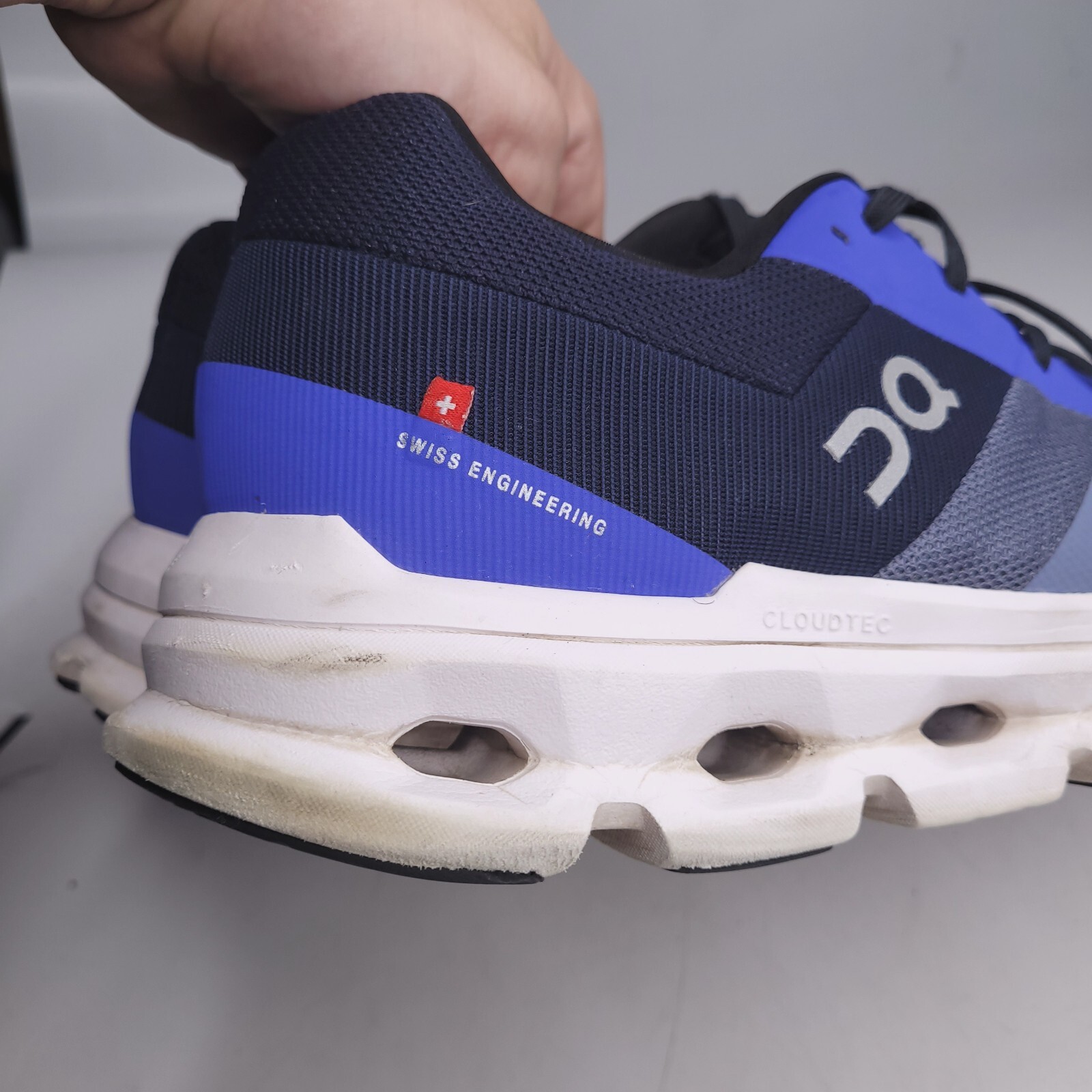 ON Cloud Runner Shoes Mens 12 Blue White Cloudrunner Running Has FLAW ...