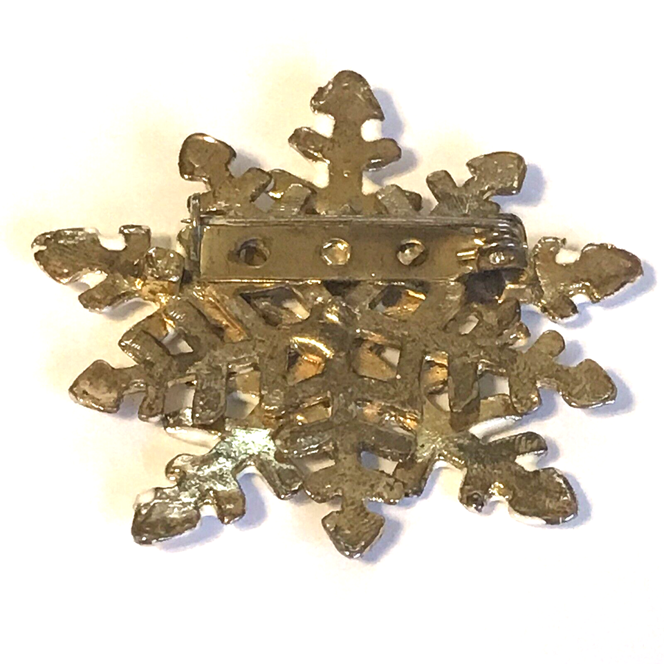 Vintage Snowflake Pin Brooch Gold Plated Holiday Christmas Winter Snow ...