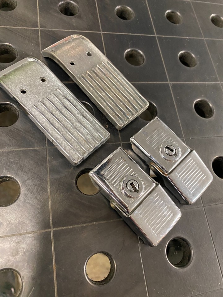 Chrome Saddlebag Lock Key Kit OEM 90957-64 Harley Touring Bagger ...