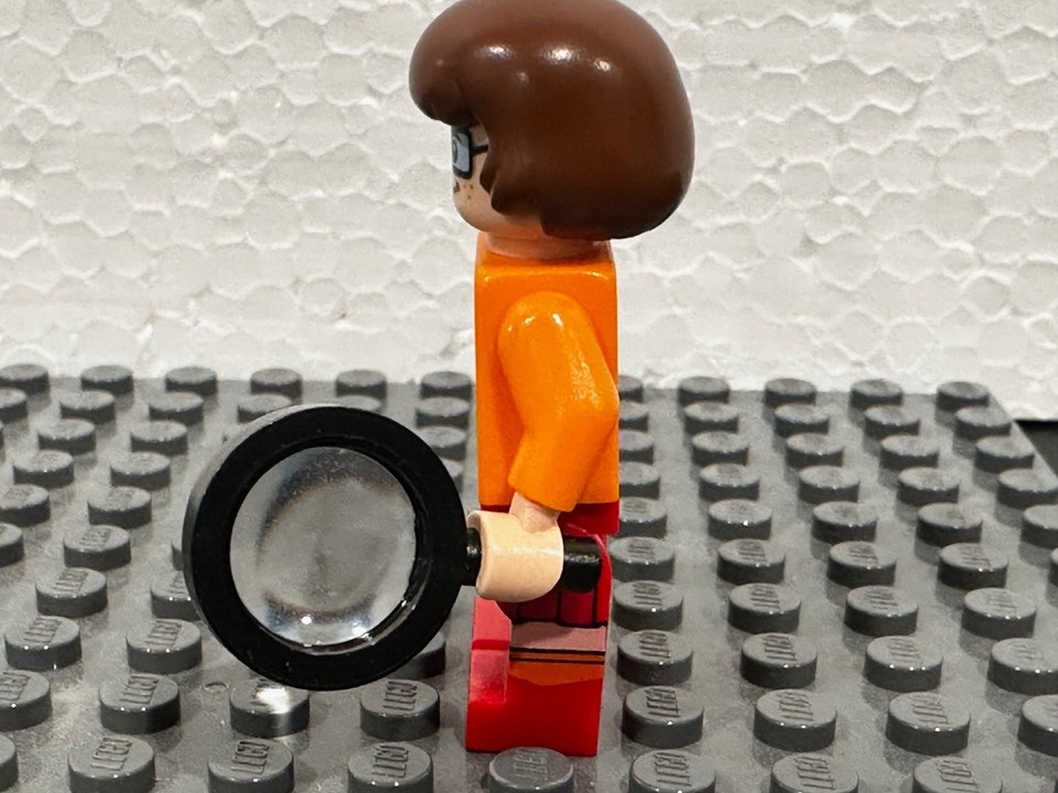 LEGO Velma Dinkley Minifigure - MINT CONDITION | eBay