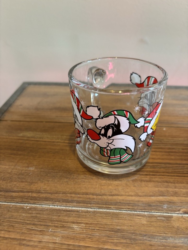 2 VTG 1994 Looney Tunes Warner Bros Christmas Glass Mugs Bugs Bunny ...