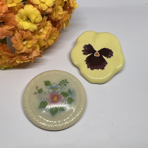 Lot Of 2 Signed Avon Flower Floral Brooch Pins (7105) | eBay