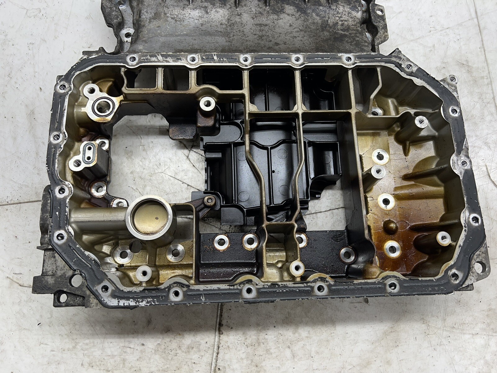 2010-2015 Audi Q7 OEM 3.0L Engine Upper Oil Pan Assembly 06E103603 | eBay