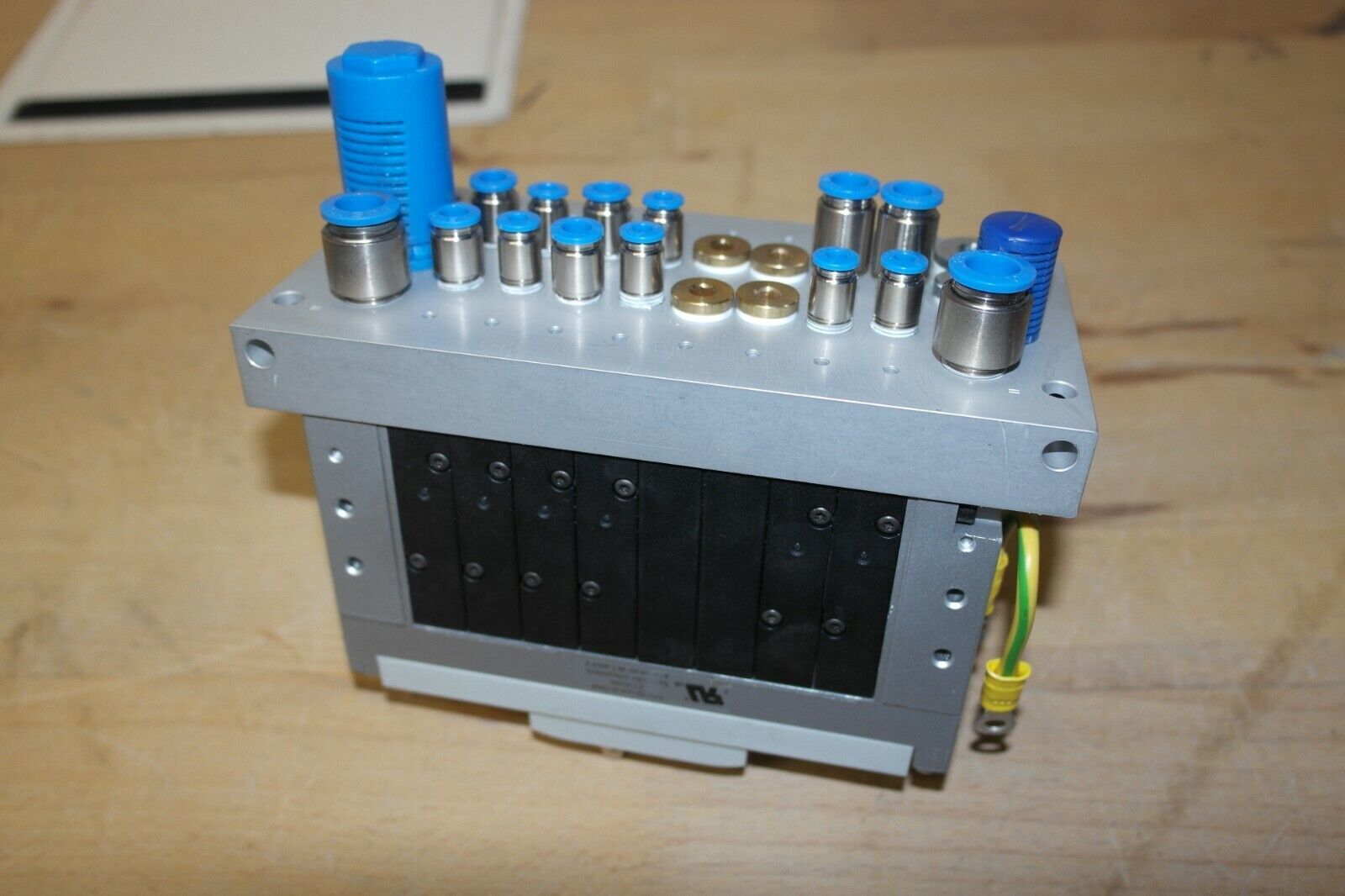 Festo CPV14-GE-FB-8-cpi mit 8 Ventilen / 8 port Manifold CPV14 Valve ...