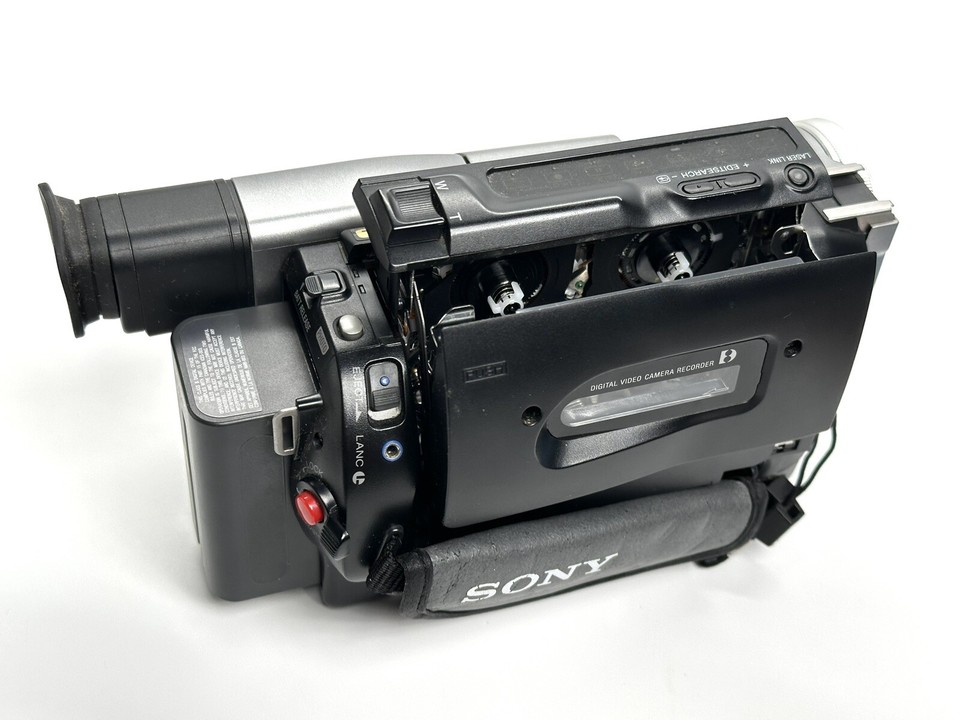 Sony Handycam DCR-TRV103 Digital-8 Video Camcorder 360x Digital Zoom 2. ...