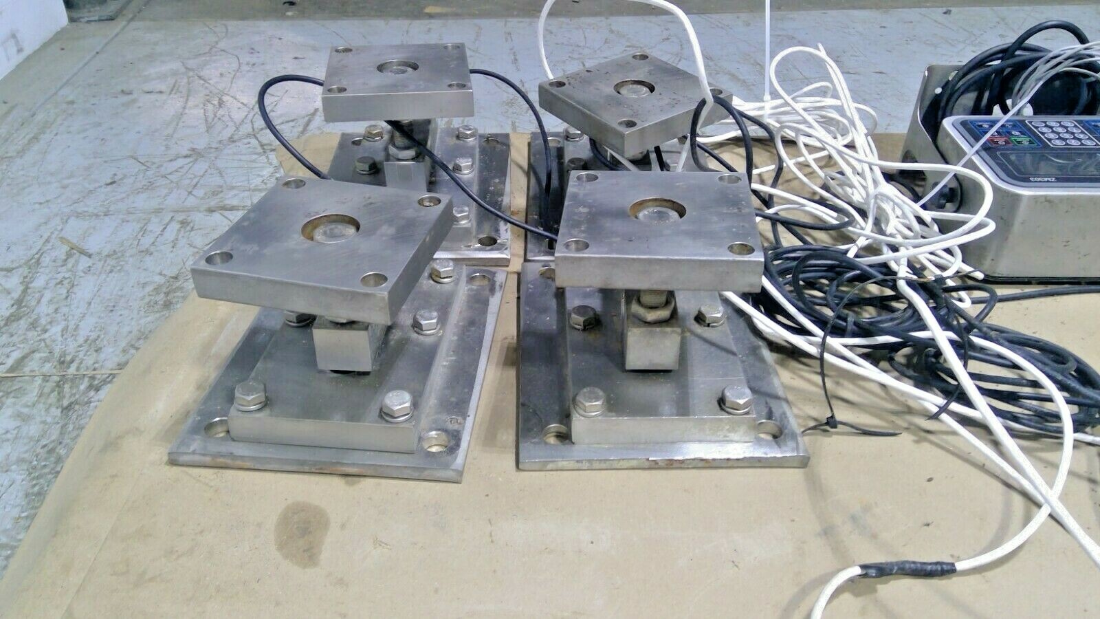 4 Coti Global CG-23-SSW-03-C20 Load Cells, Avery Digital Readout ...