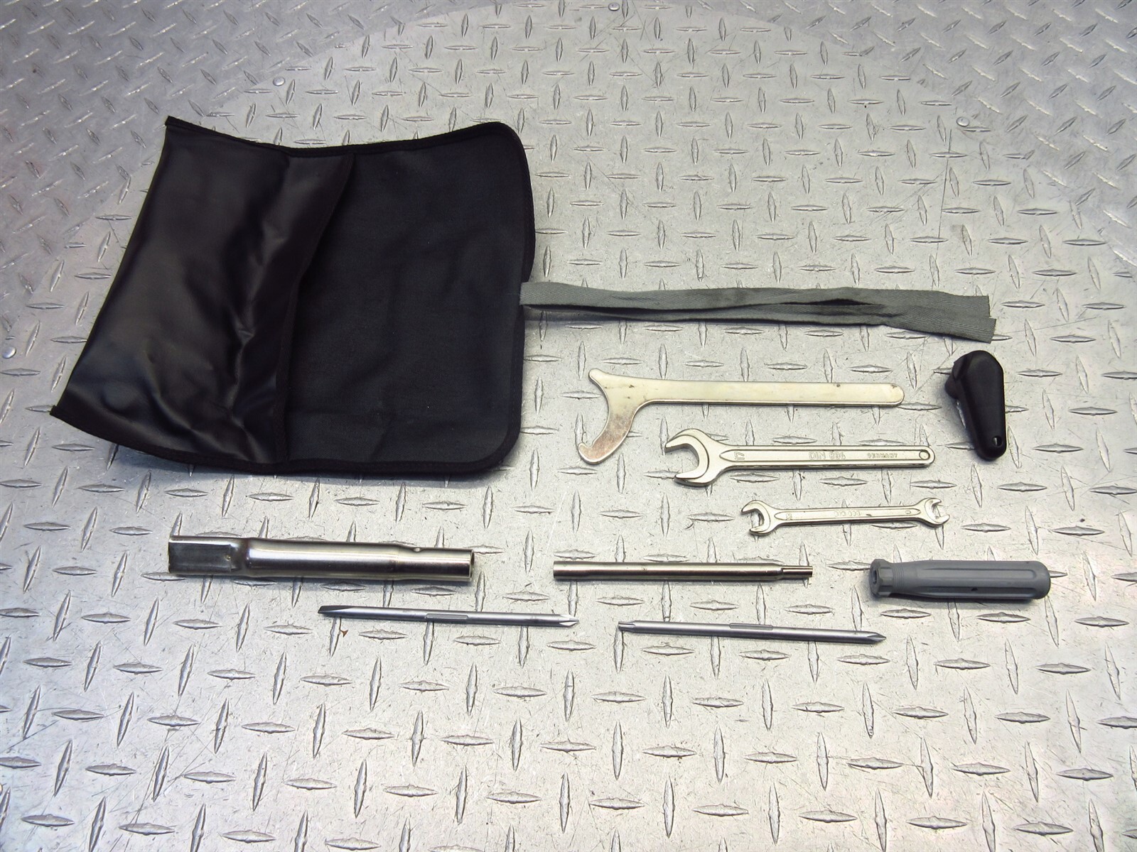 06 BMW R1200rt K26 Tool Service Kit 71607702754 for sale online | eBay