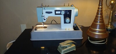 Vintage Portable Dressmaker Model 290F Sewing Machine | eBay