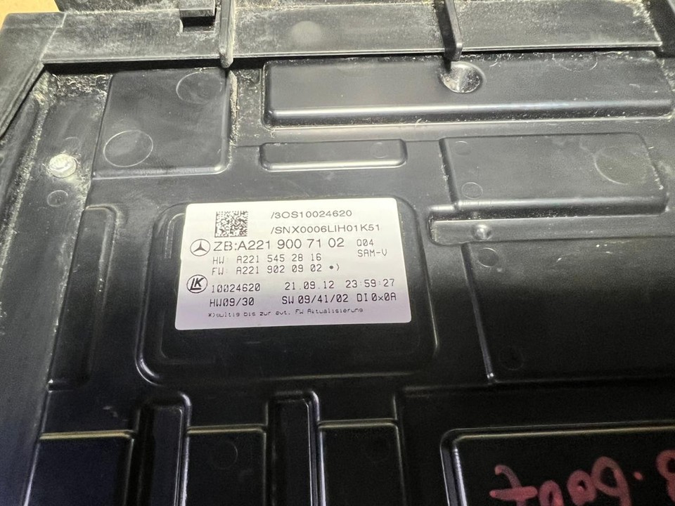 Mercedes W221 S-Class Front Fuse Relay Box SAM Control A221 9007102 ...