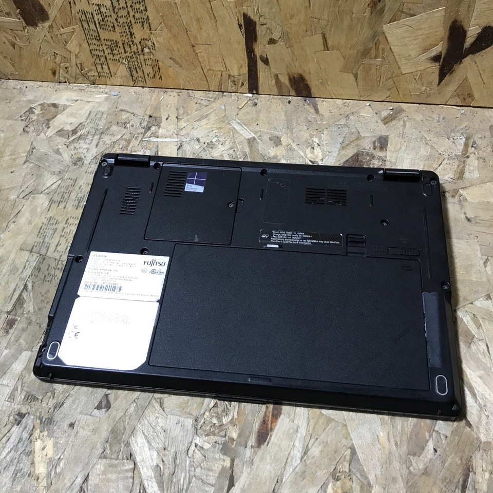 Fujitsu Lifebook P727 2 in 1 i5-7200U 4GB RAM 128 GB M.2 12.5" touch ...