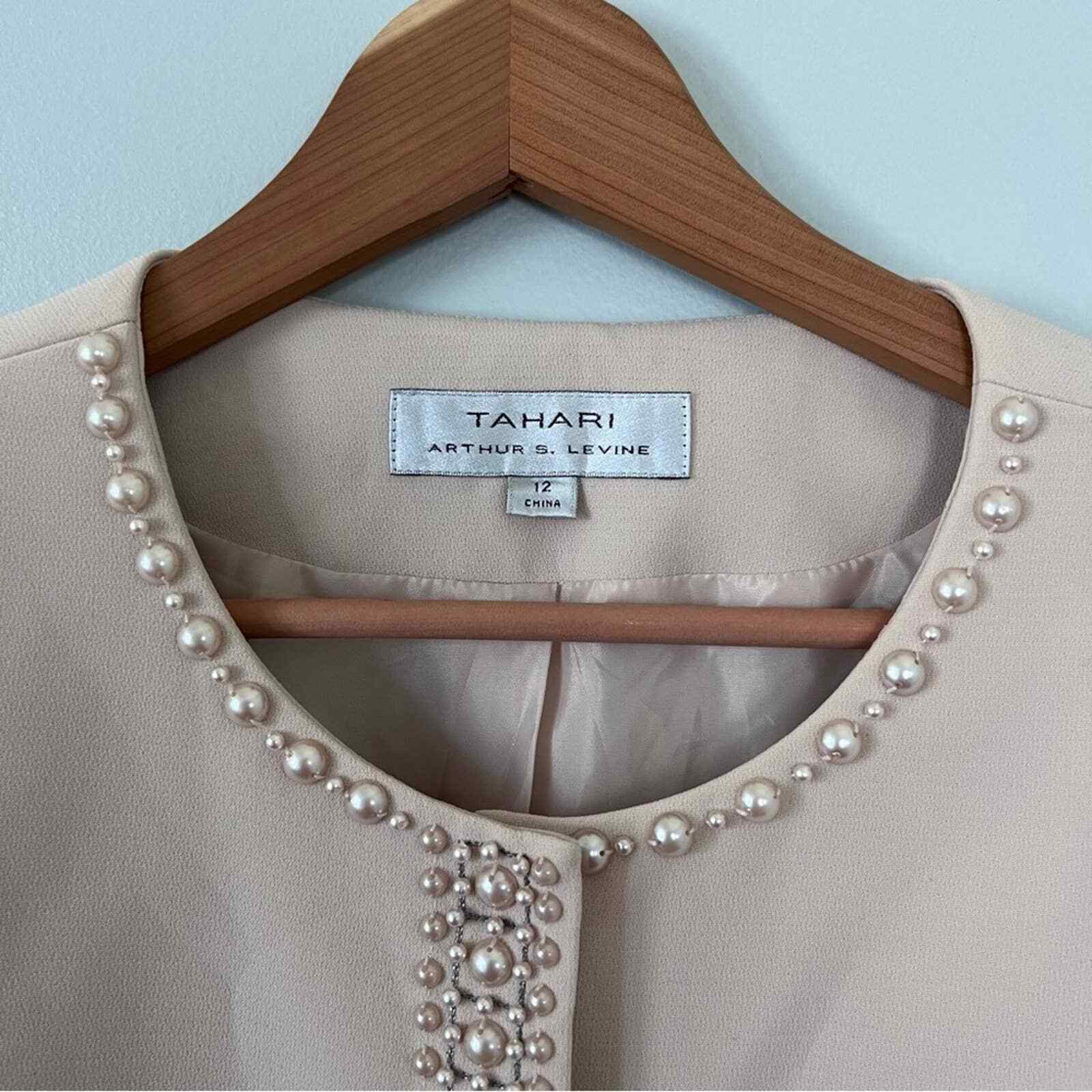 Tahari ASL Pearl Trimmed Cream/Shell Suit Jacket • 12 - Gem