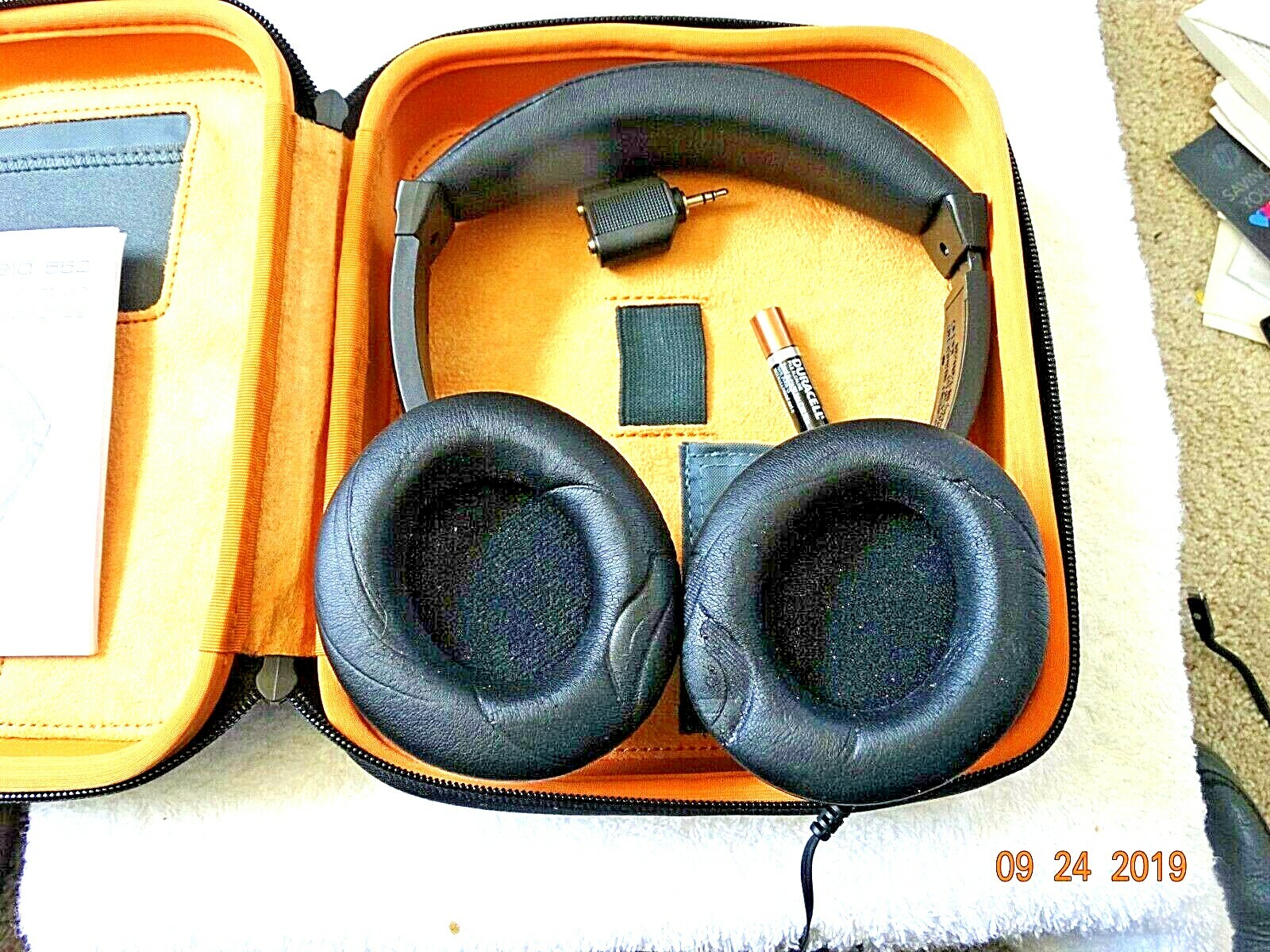 Brookstone Soundshield 550 Sound Canceling Headset with multiple plug ...