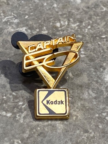 EURO DISNEY CAPTAIN EO ATTRACTION PIN BADGE CAST MEMBER 3D GOLD KODAK ...