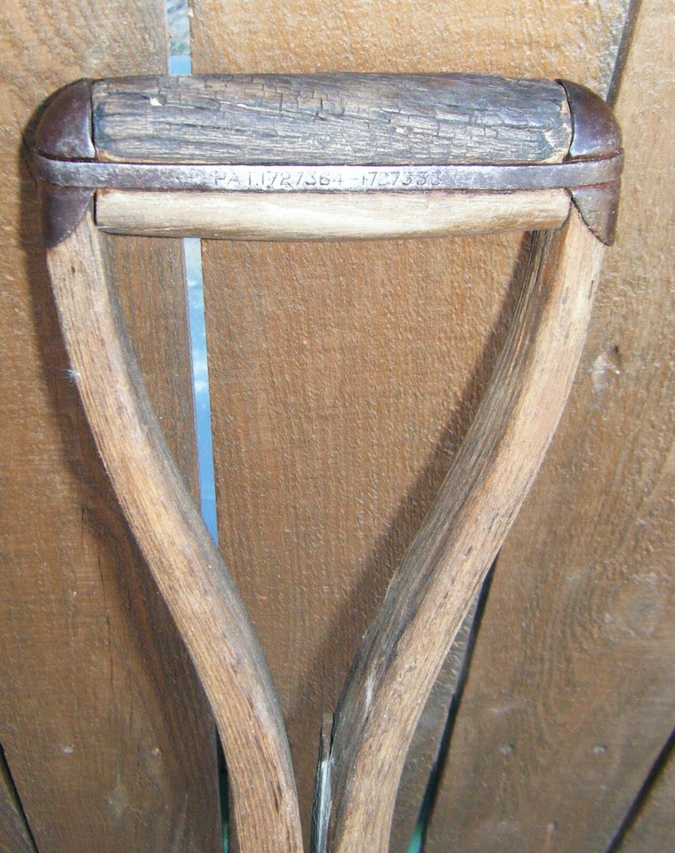 Vintage The Wood Shovel & Tool Company Split Wood handle Shovel | eBay