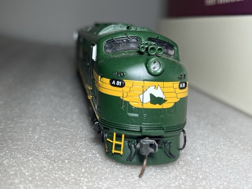AUSCISION HO VR A Class Loco A81 Freight Victoria Gr/Yell DCC SND EXC ...