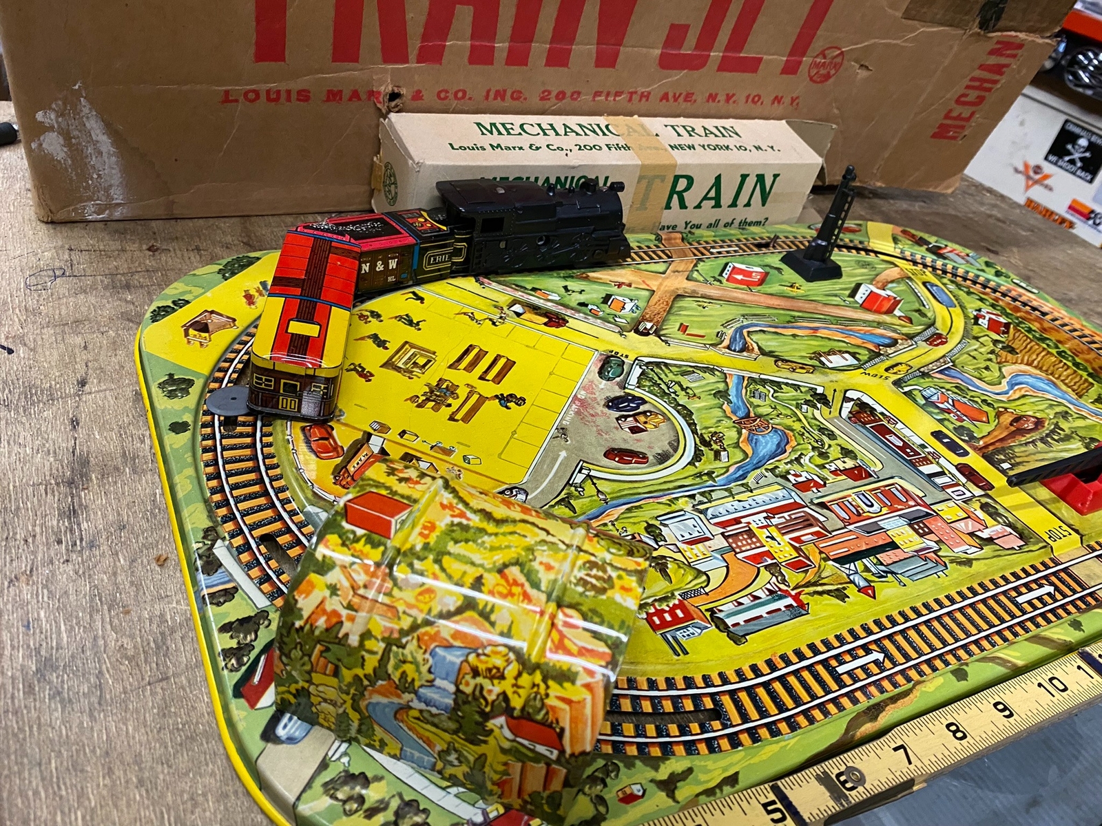 Marx Mechanical Toy train Set Layout Base Tin Litho Orig Box 1950's ...