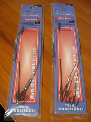 6 Wire Snelled Challenger Gorge Fish Hooks With Baiting Needle - Size 6 ...