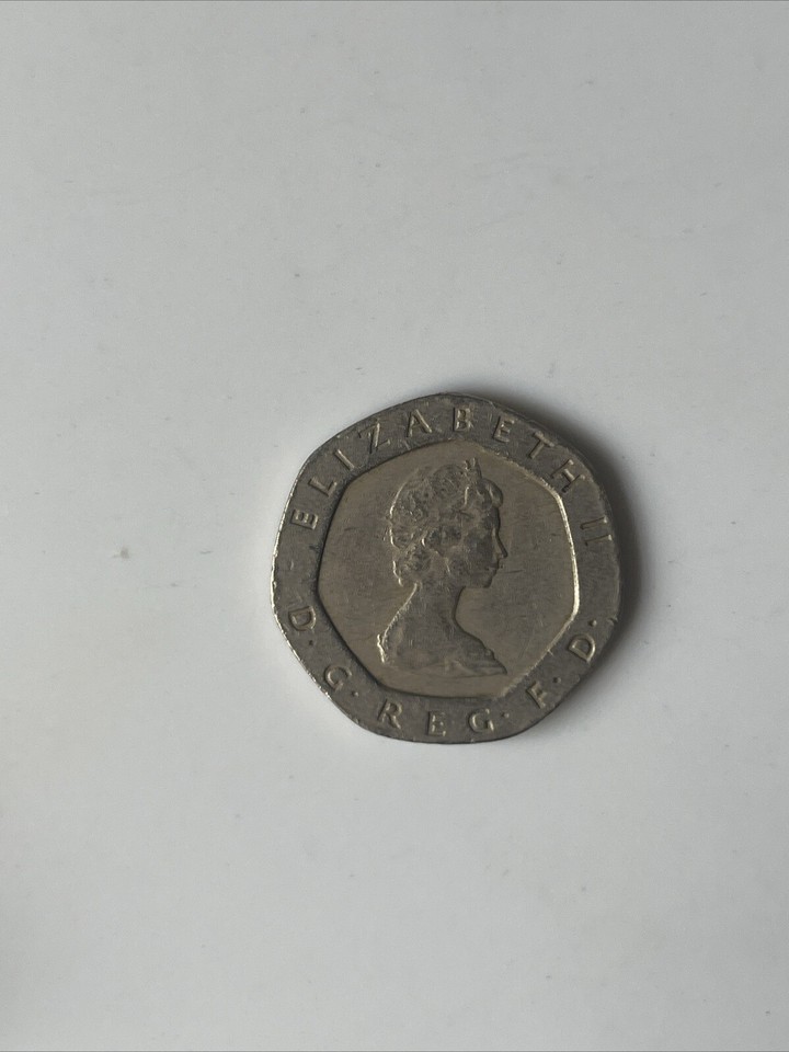 Genuine & Extremely Rare -1982 20p Coin. Original First Year Mint. QEII ...