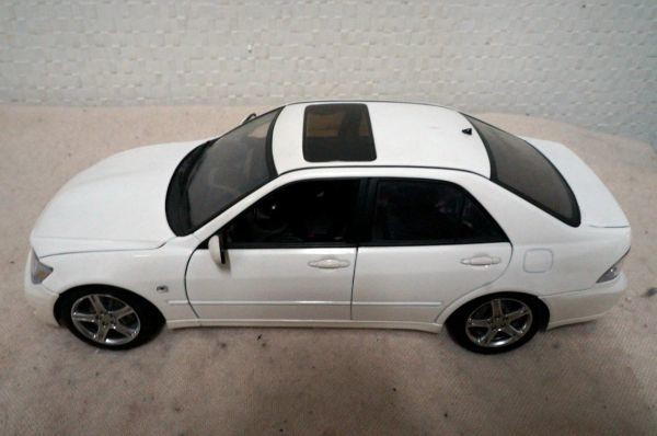 Autoart Toyota Altezza RS200 1 18 Miniature Car White ALTEZZA | eBay