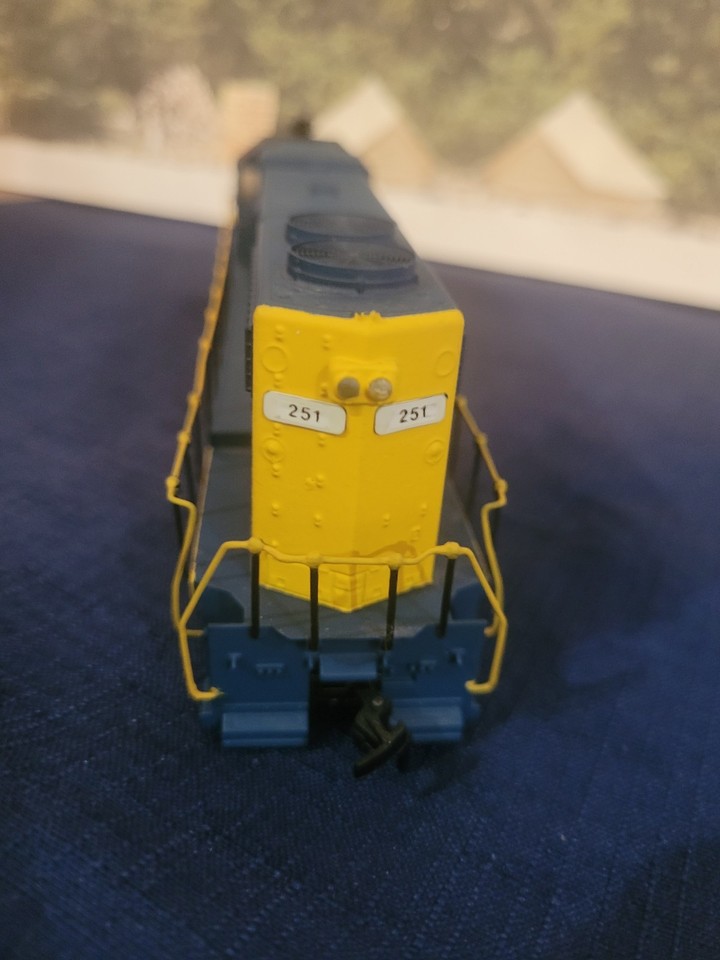HO Vintage Athearn GP-38 LONG ISLAND RAILROAD CUSTOM PAINTED MTA #251 ...