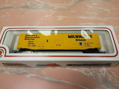 Bachmann HO Scale Milwaukee Road MILW 56500 Yellow Box Car In Box | eBay
