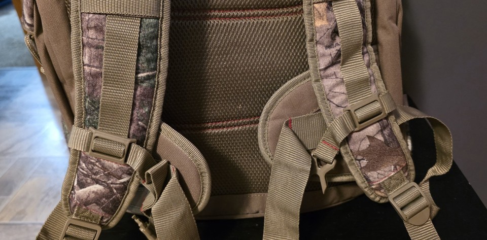 Fieldline Pro Series Backpack, Realtree Camo Excellent Condition | eBay