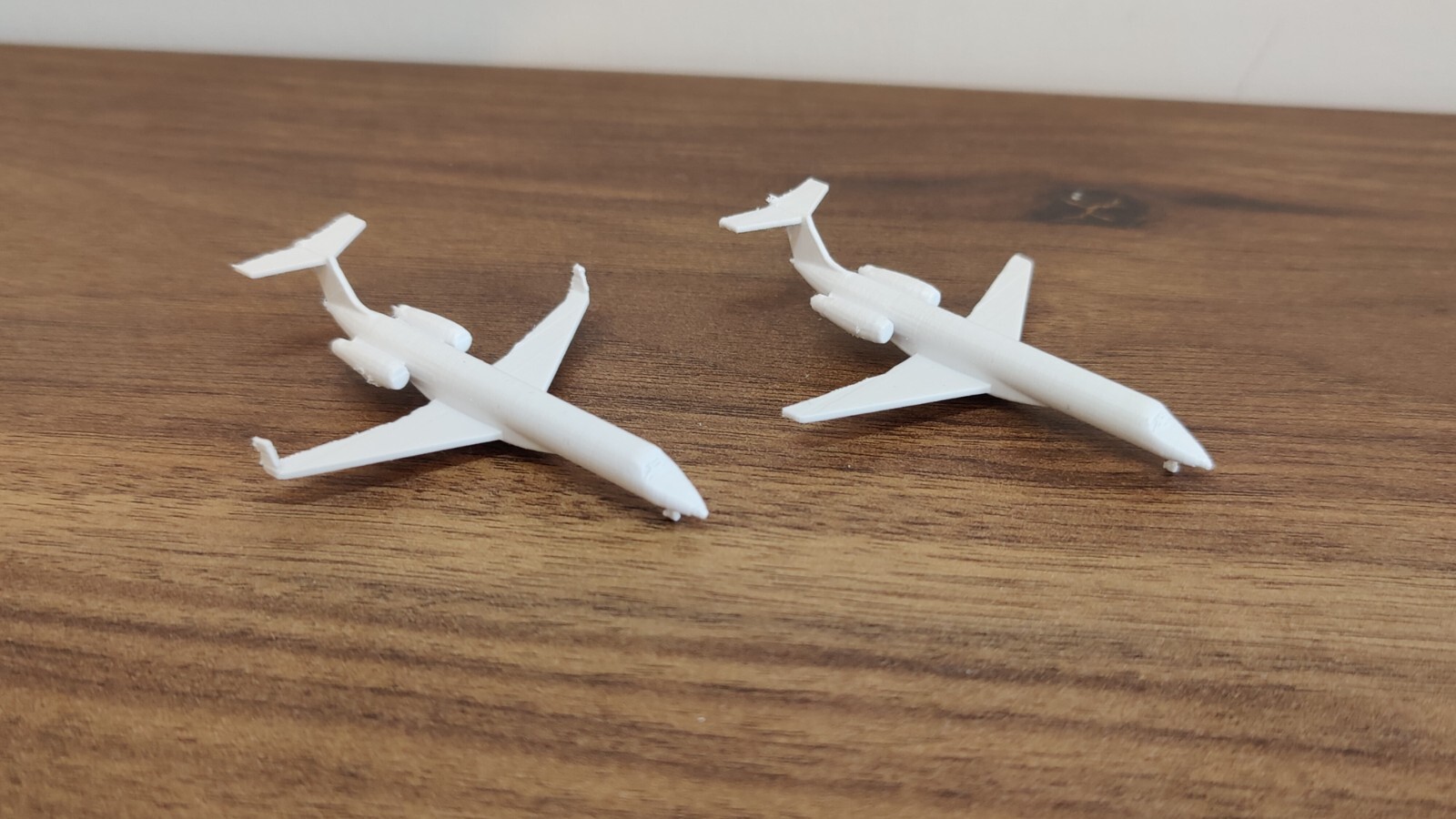 2x Embraer ERJ-135 Legacy 600 Business Jet Models Scenery Diorama 1:400 ...