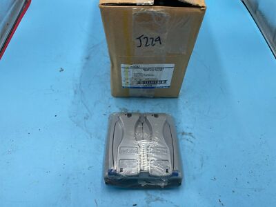 Thomas Betts CCU Receptacle Cover *LOT OF 10* | eBay