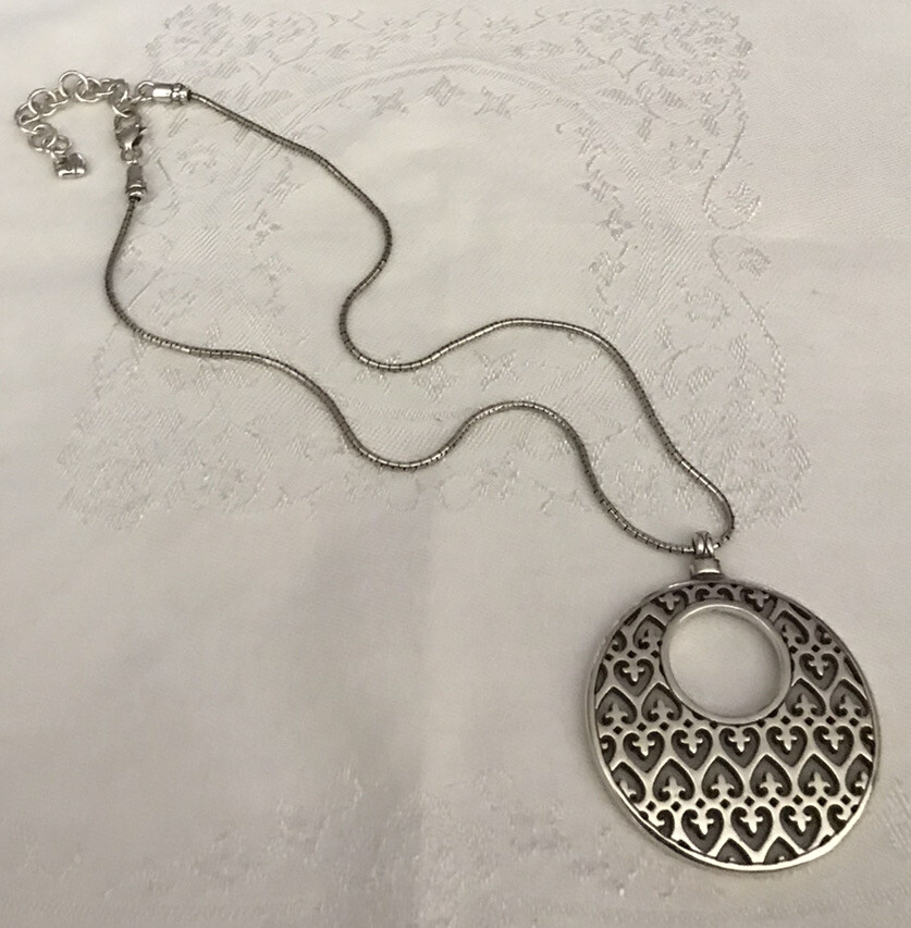 Gorgeous Brighton Silver Plated Circle Heart Round pe… - Gem