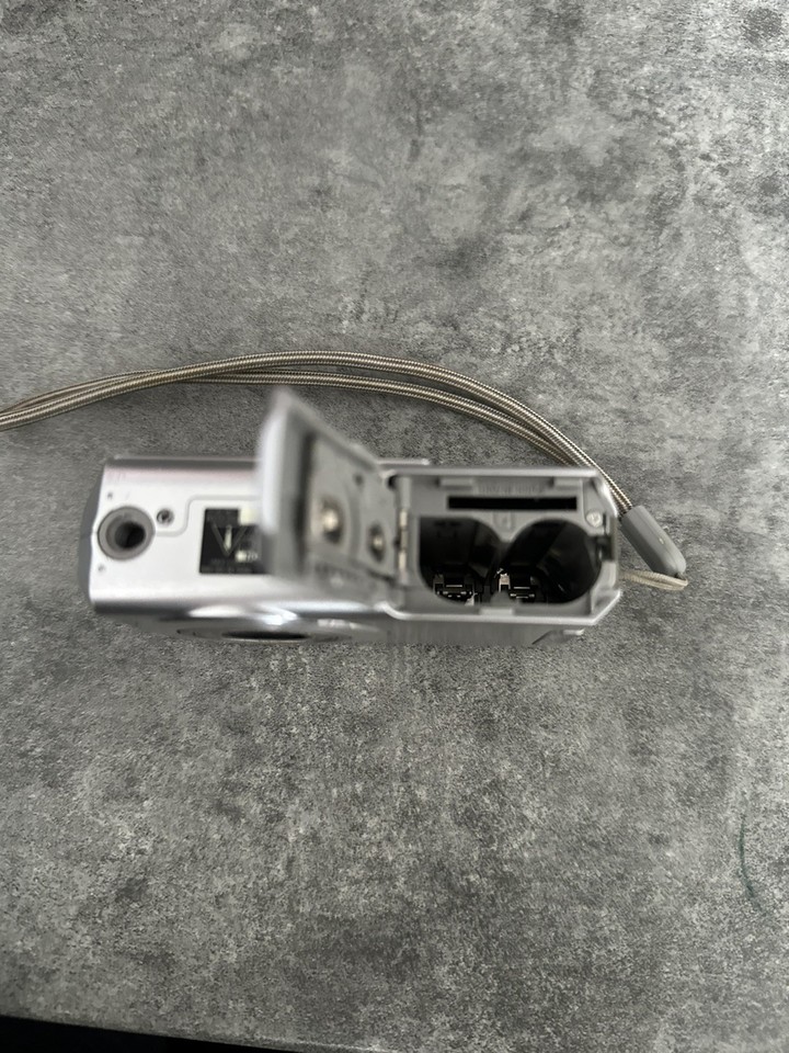 Sony Camera Cyber-Shot Point & Shoot 7.2MP Digital Camera Silver Model ...