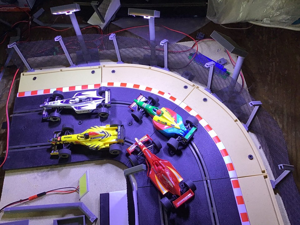 Slot Car Scenery Scalextric Track Flood Lights Kit X3 free standing 12 ...